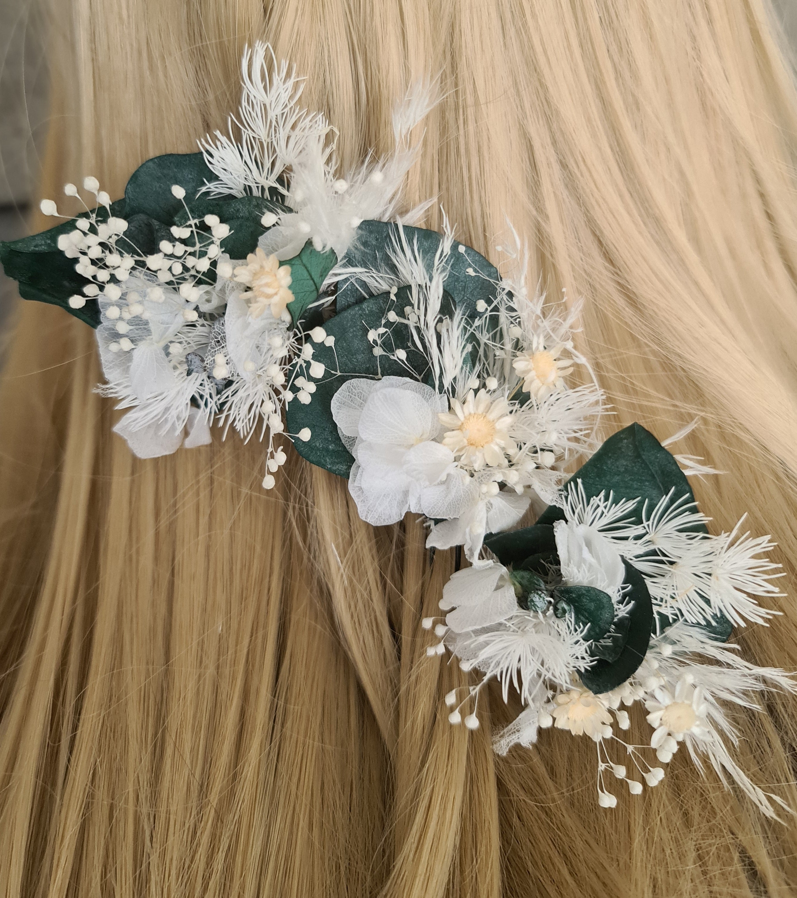 3 x larger bobby pins with preserved flowers in green, white & neu ...